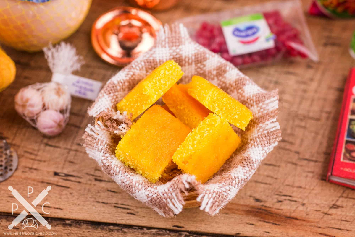 Basket of Cornbread– The Petite Provisions Co.